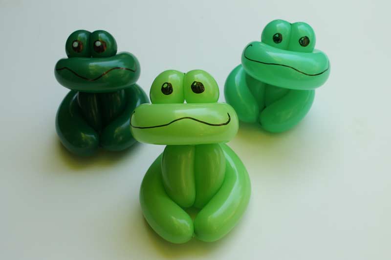balloon Frogs – Auntie Stacey's Face Painting